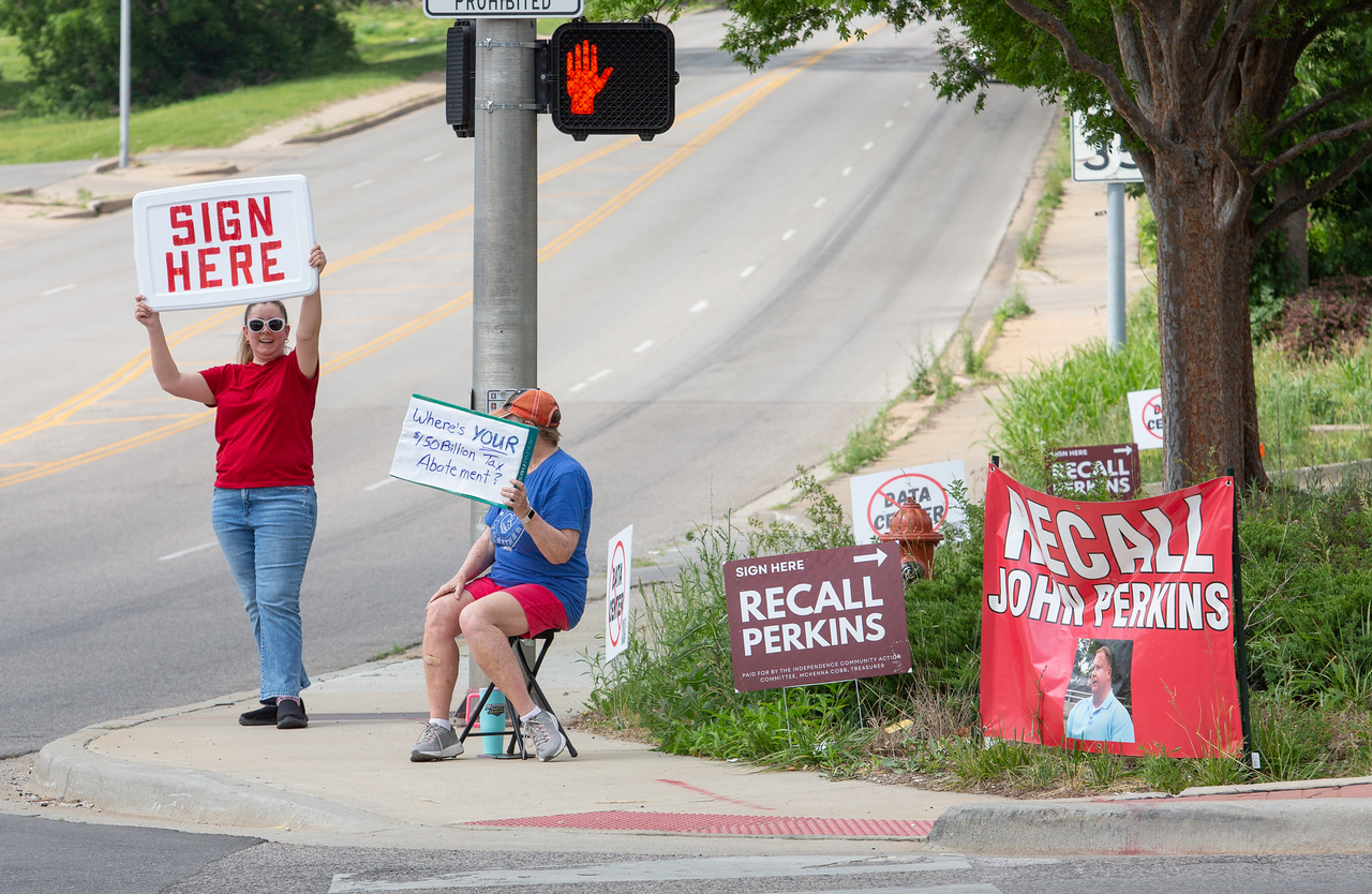 Jackson County legislators mull data center moratorium - Beacon: Kansas ...